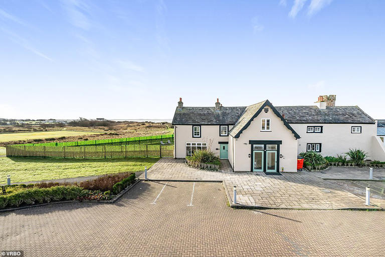 The world's best holiday homes revealed - from a spectacular Scottish ...