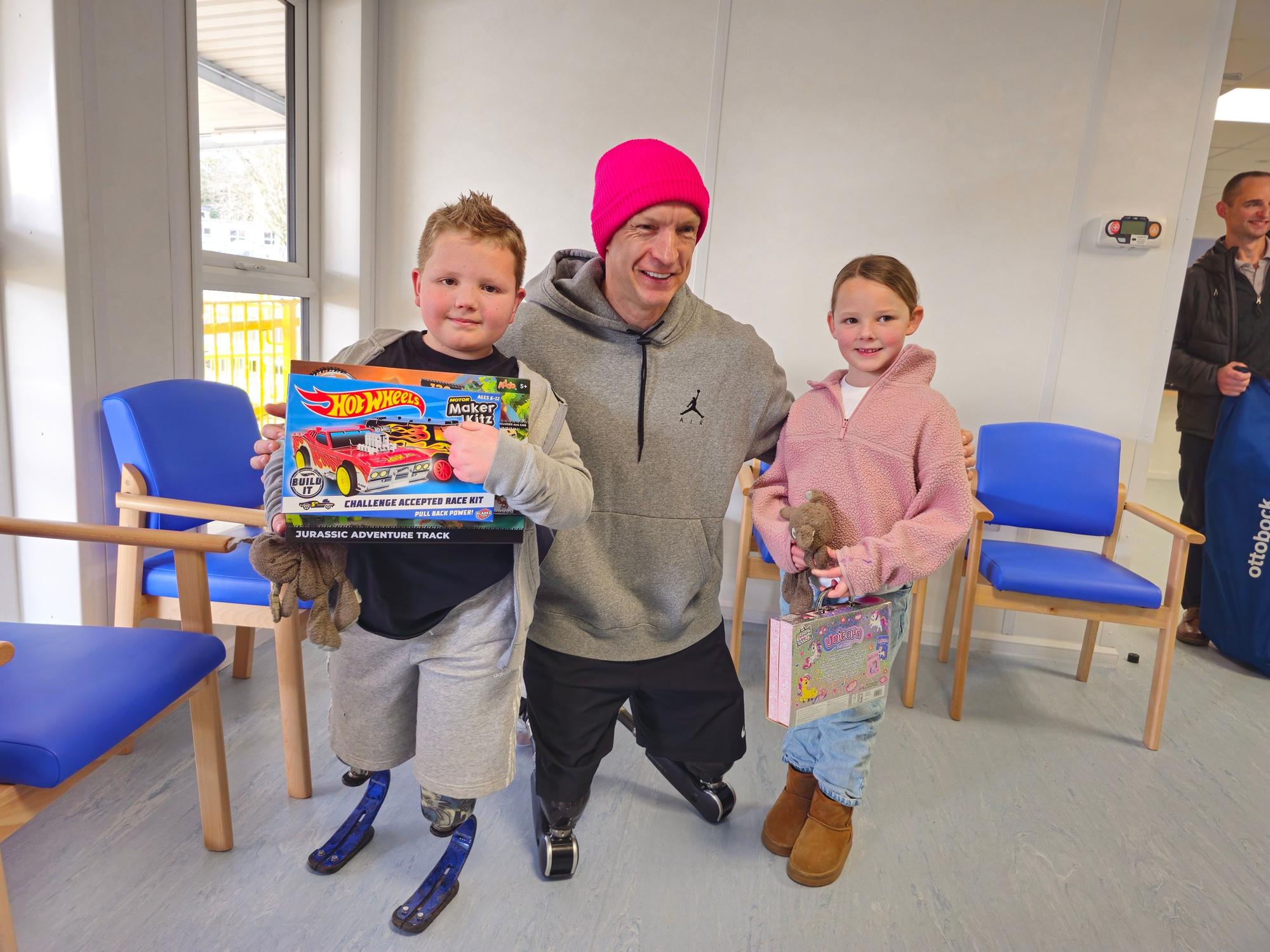 Paralympian Richard Whitehead MBE visits new Mobility Centre Children’s ...