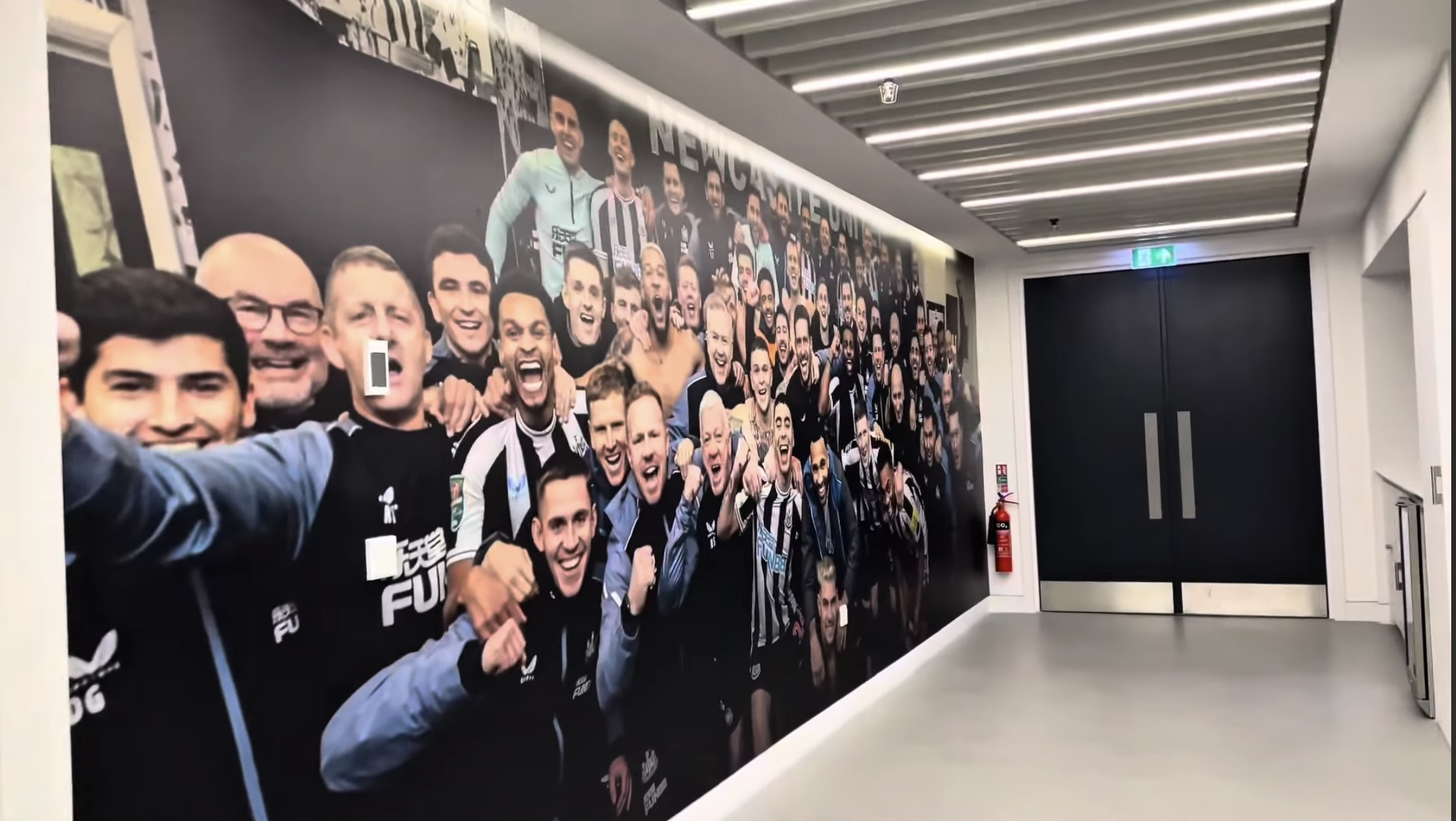 17 photos that show Newcastle United's stunning Wembley dressing room ...