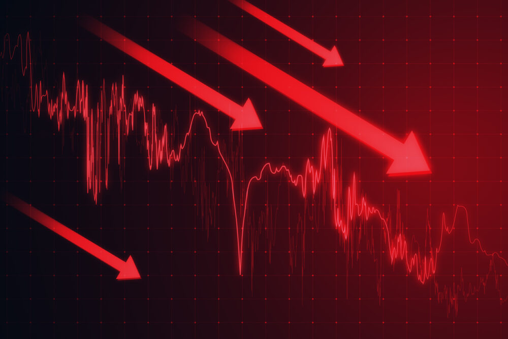 Experts Say 80% Chance—Here Are 8 Early Warnings a 2025 Recession Is Near