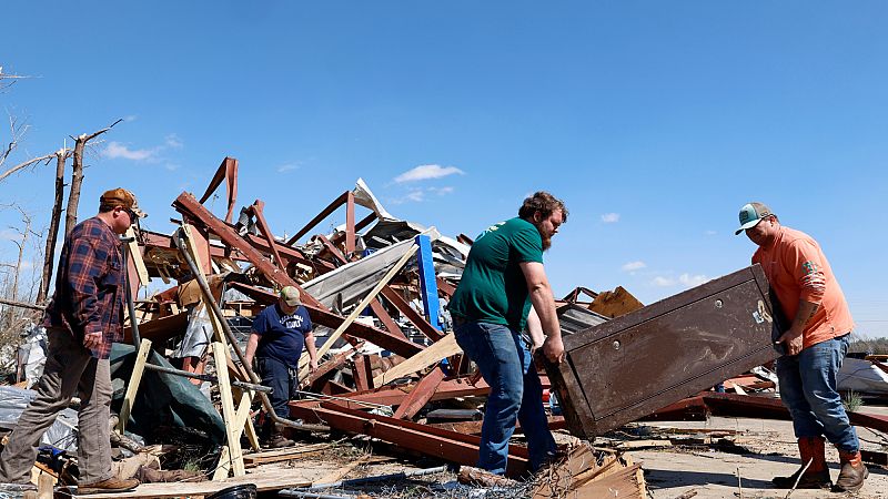 Severe storms leave widespread destruction across eight US states