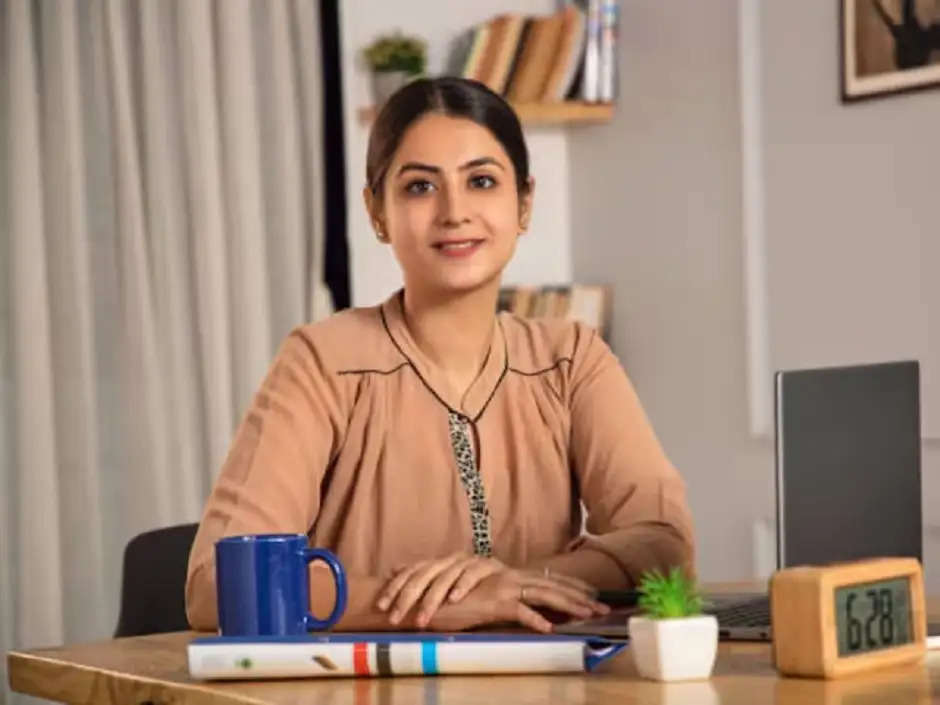 Sarkari Naukri 2025: Over 70,000 Government Jobs for 10th Pass ...