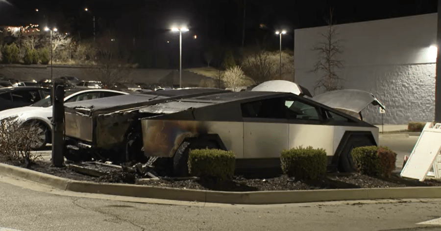 Two Cybertrucks damaged in fire at Kansas City Tesla service center