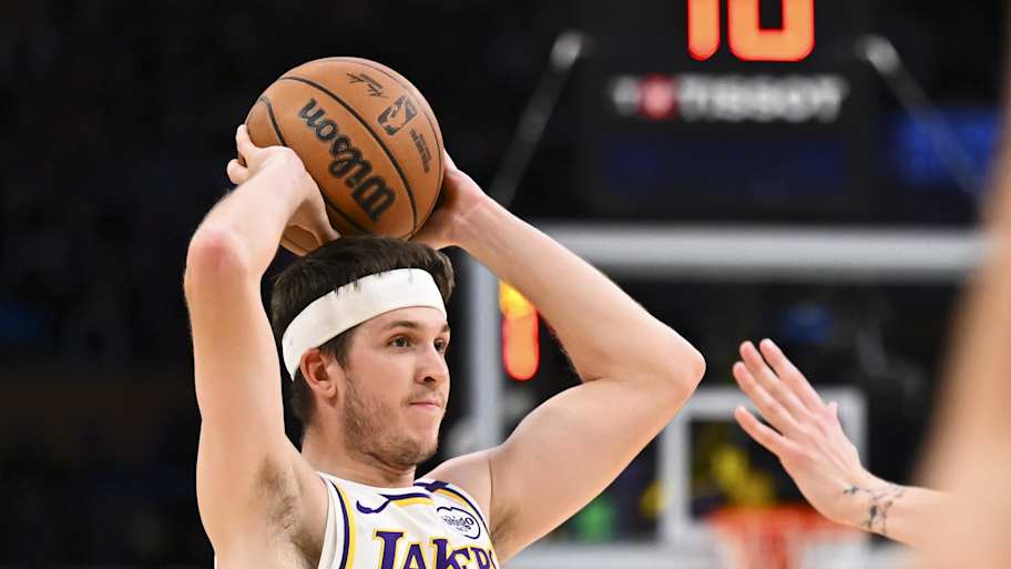 Austin Reaves' Behind-The-Back Pass To LeBron James Went Viral In ...