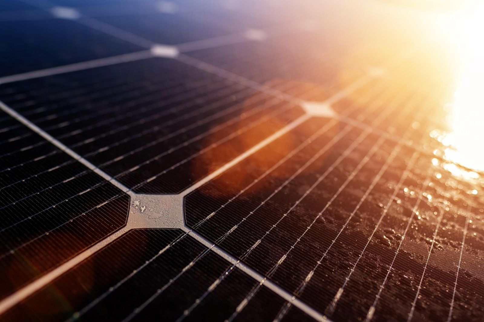 This new solar cell lasts 10 times longer 🌞
