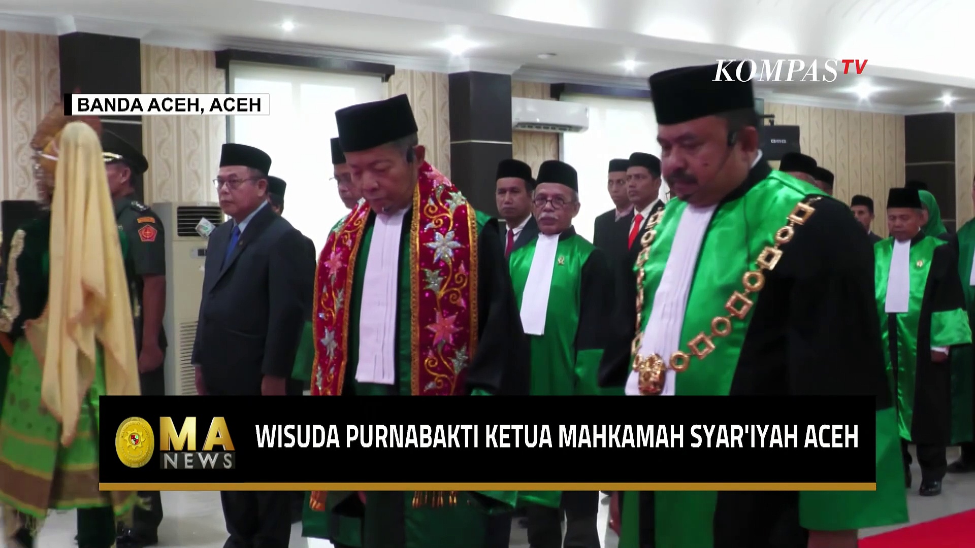 Wisuda Purnabakti, Rafi'uddin Resmi Lepas Jabatan Ketua Mahkamah Syar ...