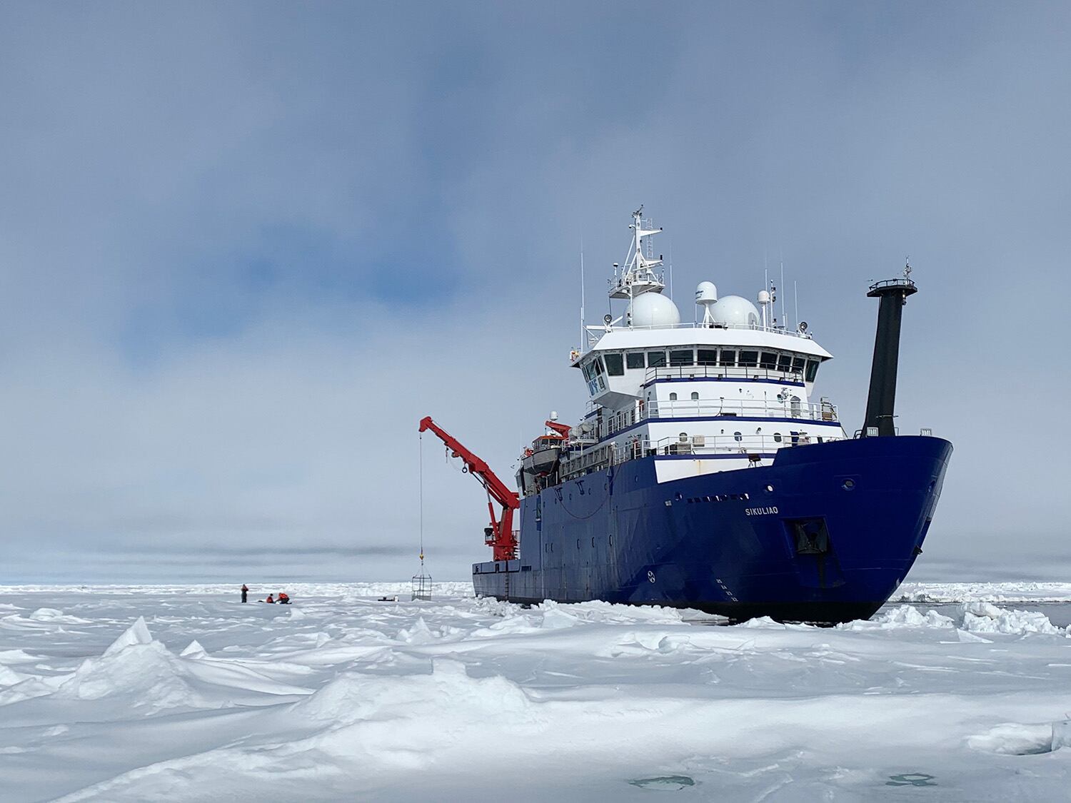 Feds renew UAF’s contract to operate Arctic ice-cutting research vessel ...