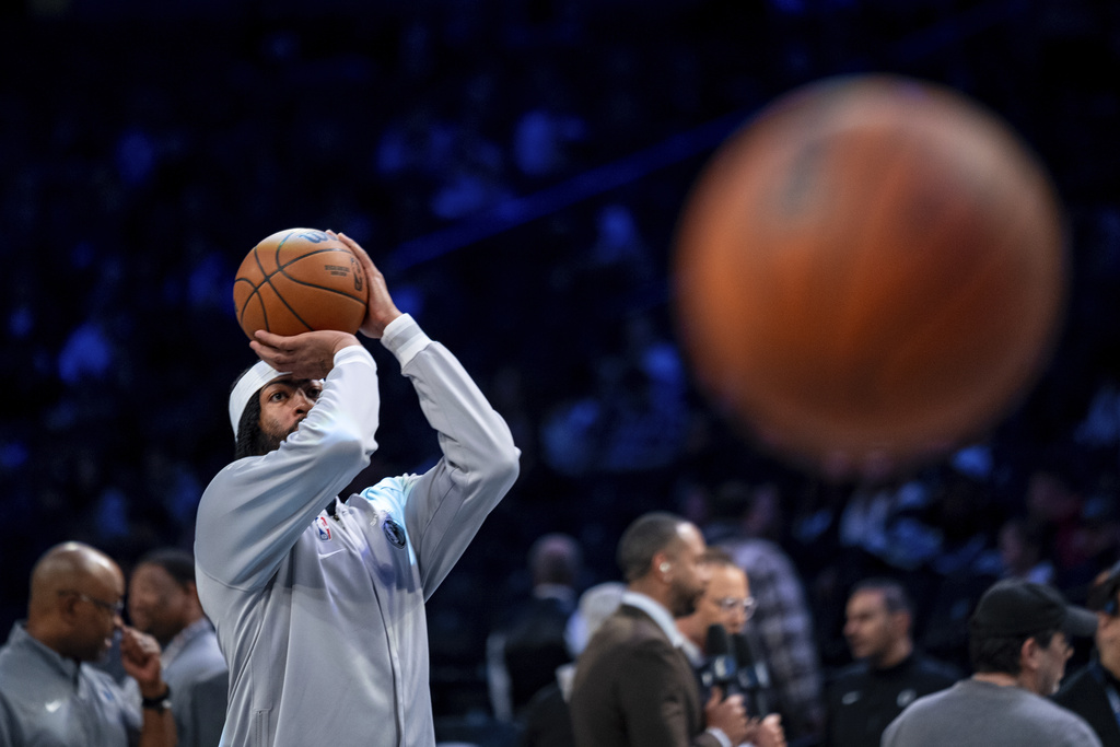 Mavs' Anthony Davis returns against Nets after 6-week injury absence