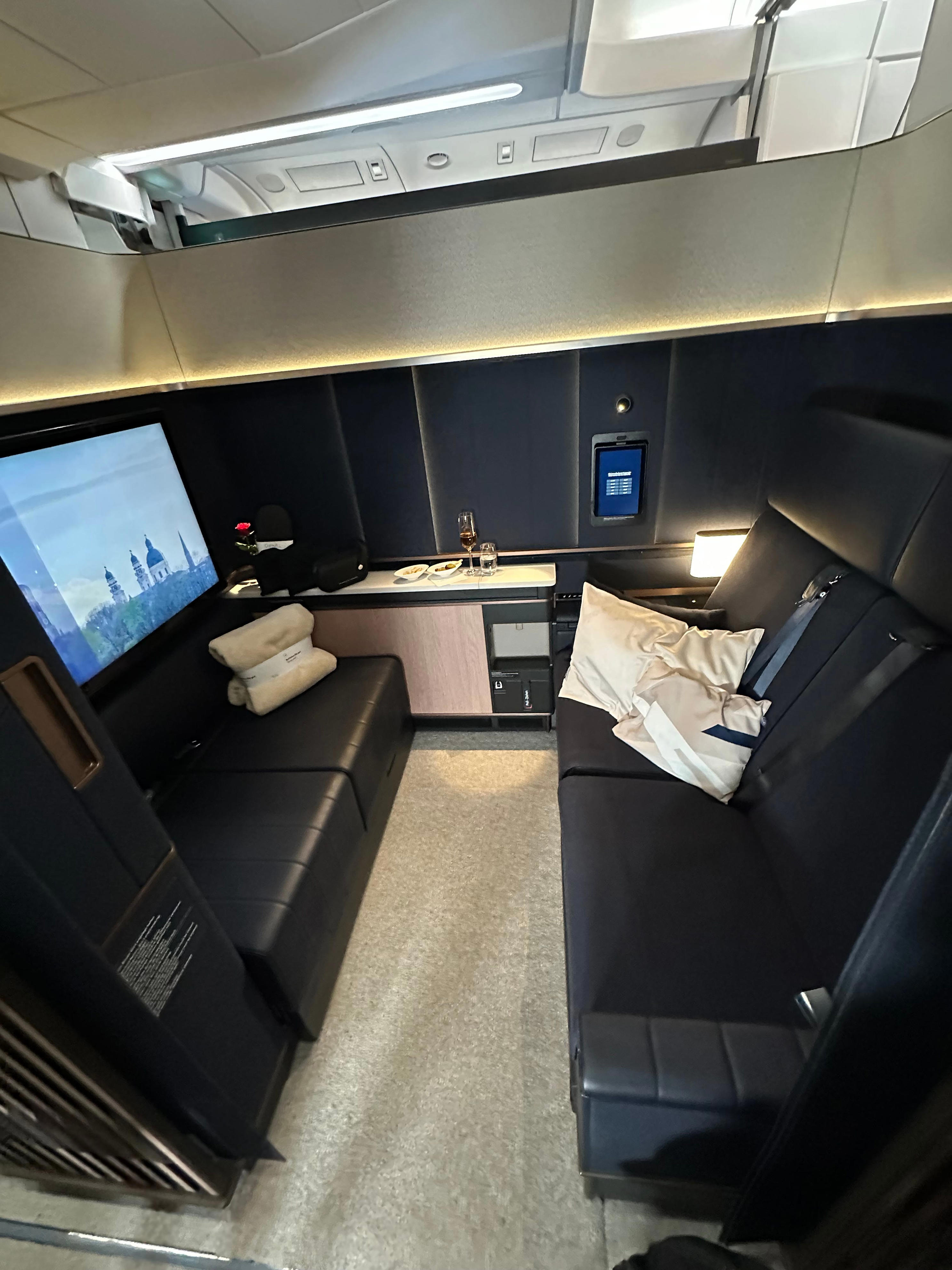 Lufthansa's first class suites finally take flight with beds, tablets ...