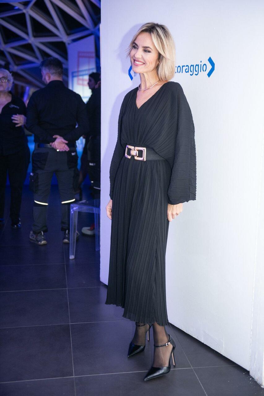 Laura Chimenti a La Volta Buona, chi è la giornalista del Tg1? Età ...