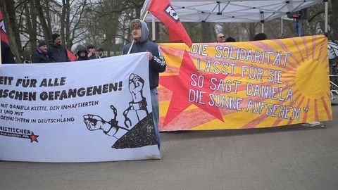 Klette-Prozess: Unterstützer protestieren vor dem Gericht