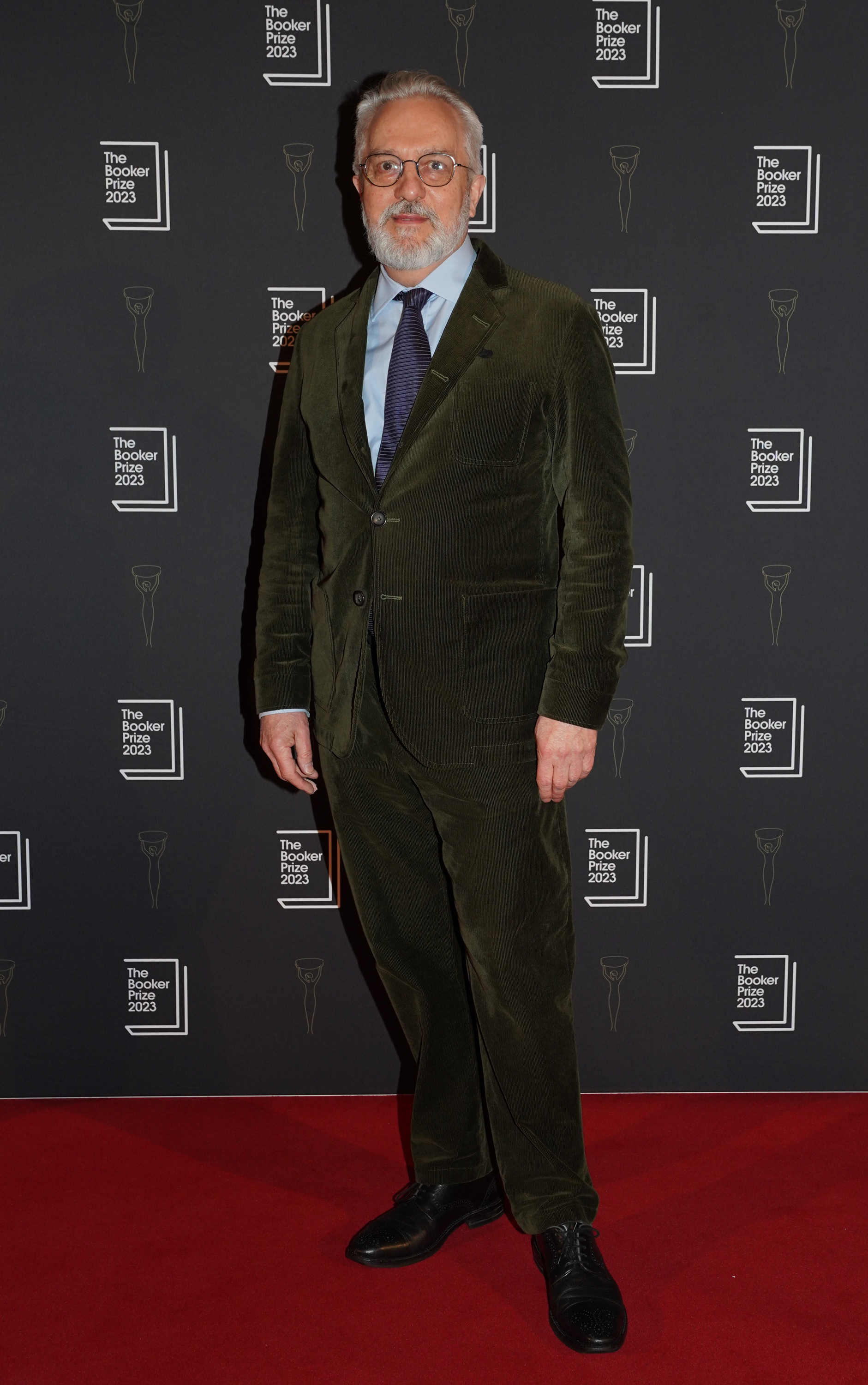 Stephen Fry to be knighted by the King for services to charity