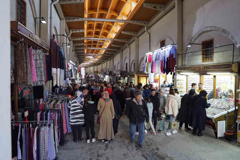 Tarihi Kapalı Çarşı’da bayram hareketliliği