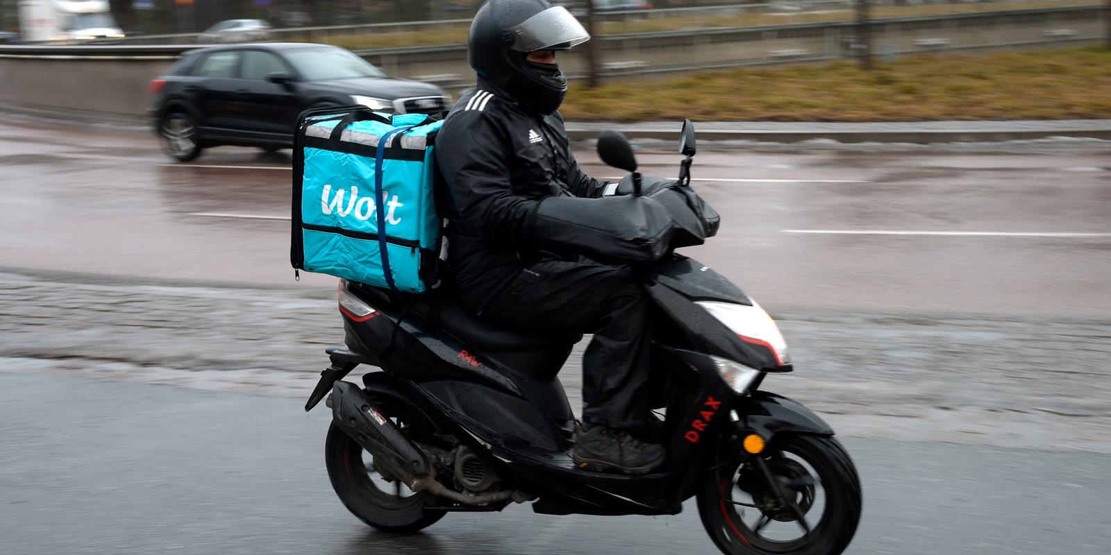 Matbuden strejkar: ”De använder oss som slavar”