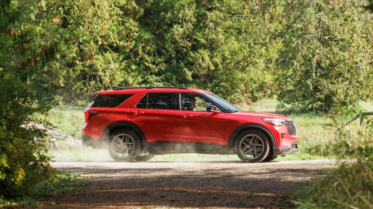 2025 Ford Explorer Interior And Exterior Picture Gallery