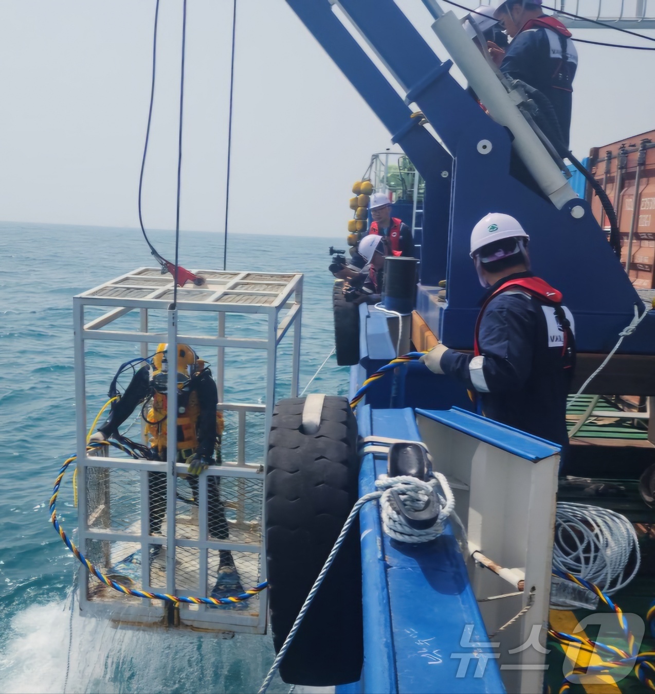 서경호 침몰 62일 만에 최초 내부 진입했지만…장애물에 철수