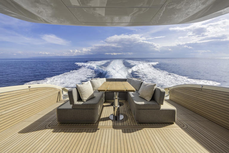 Nouvel Invictus ST550 : un « flagship » au classicisme assumé