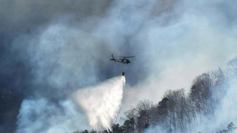 Firefighters Gain Ground In North Carolina Wildfire Battle As Fires ...