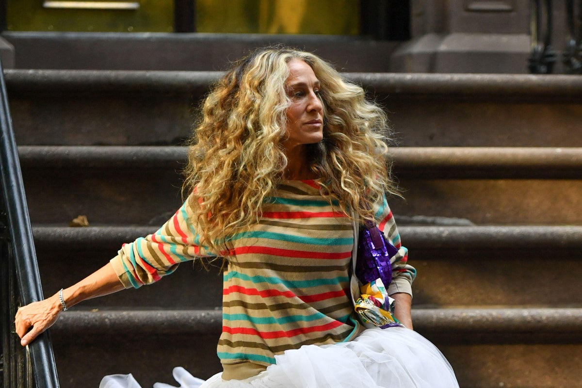 What is recession blonde and why is it trending?