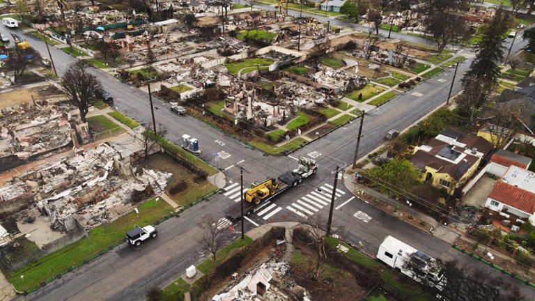 As Altadena Clears Its Fire Ruins, Residents' Unity Faces Reality of ...