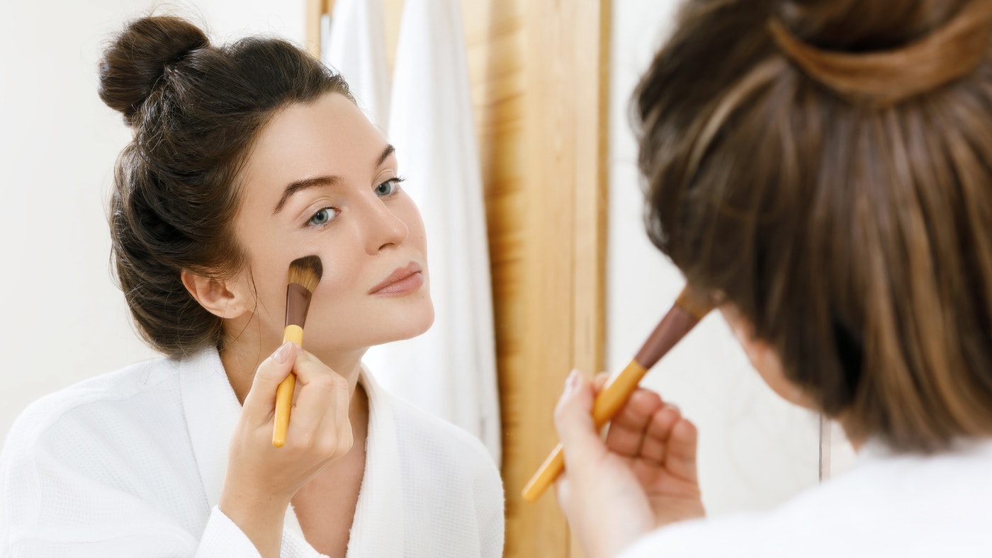 How to apply bronzer: a beginner’s guide