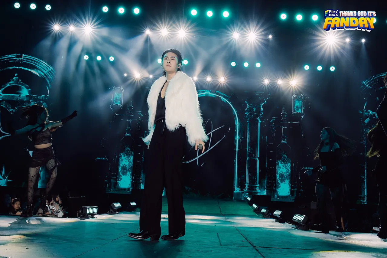 บัตรคอนฯ เท่ากับศูนย์บาท Flex FANDAY วันแฟนแห่งชาติ คุ้มเกิน ฟินจุใจ 6 ชม.