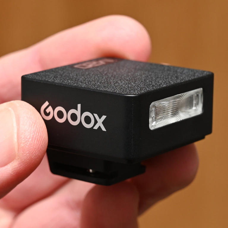 Godox iA32 review: the hottest and coolest of three new mini flashguns ...