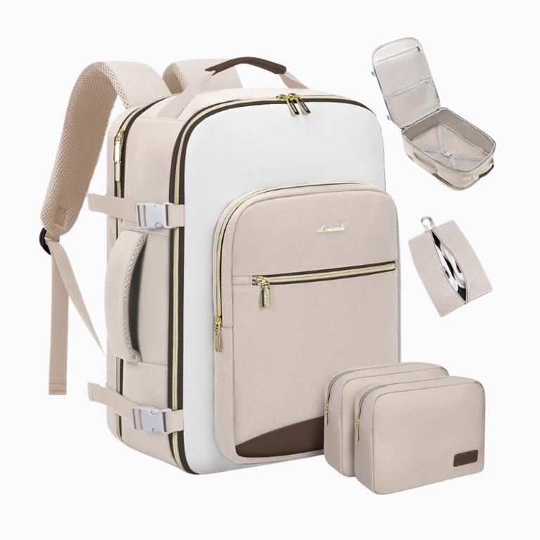 Easy travel looks and essentials to check out!