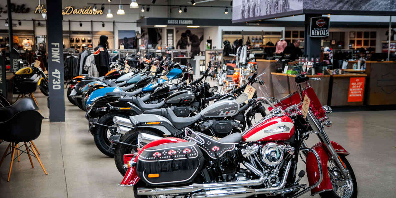 Consumer confidence sinks to 4-year low and it’s no secret why: Trump ... Consumer confidence sinks to 4-year low and it’s no secret why: Trump ...