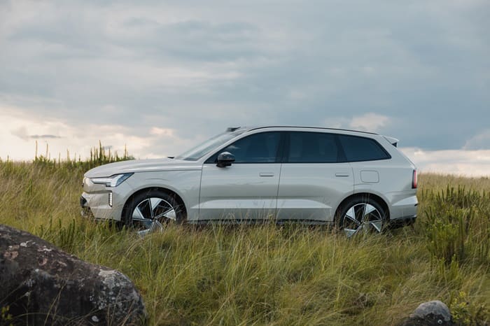 Volvo EX90 Named Finalist For 2025 World Luxury Car Of The Year