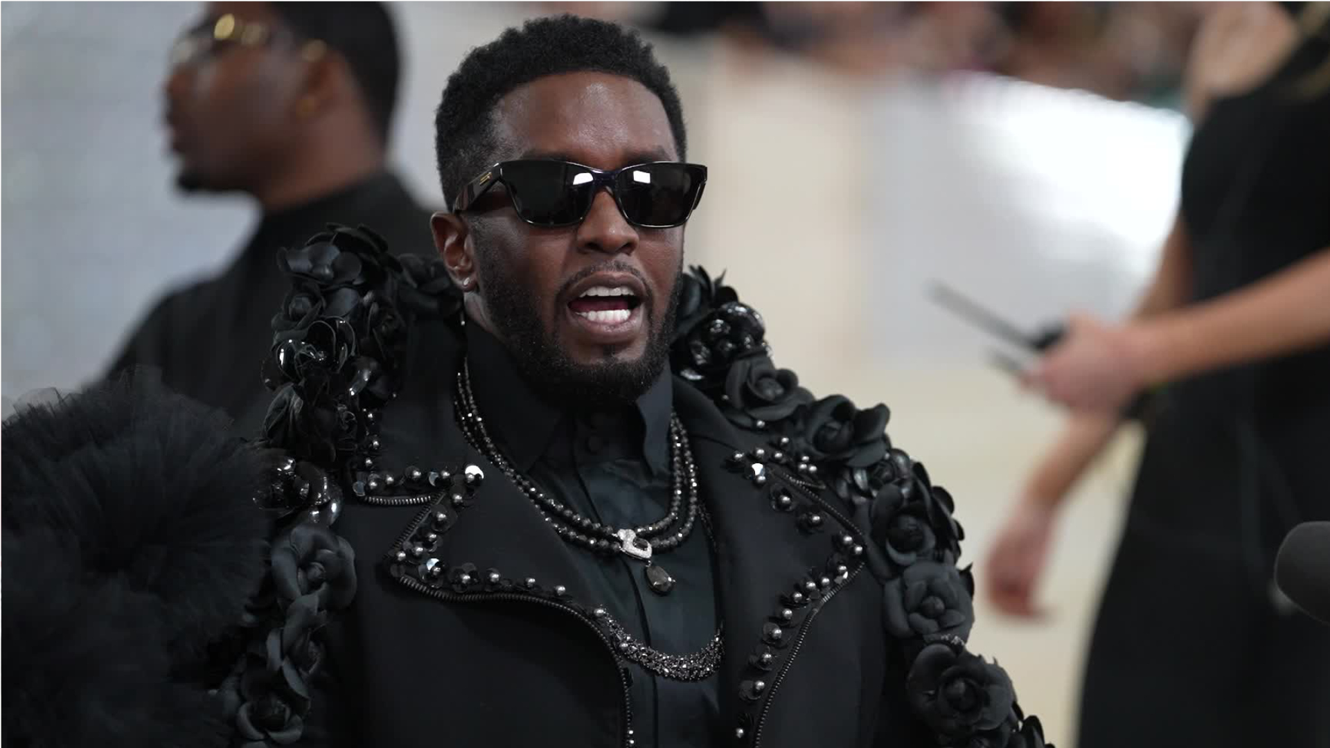 Un juge rejette cinq chefs d'accusation contre P. Diddy