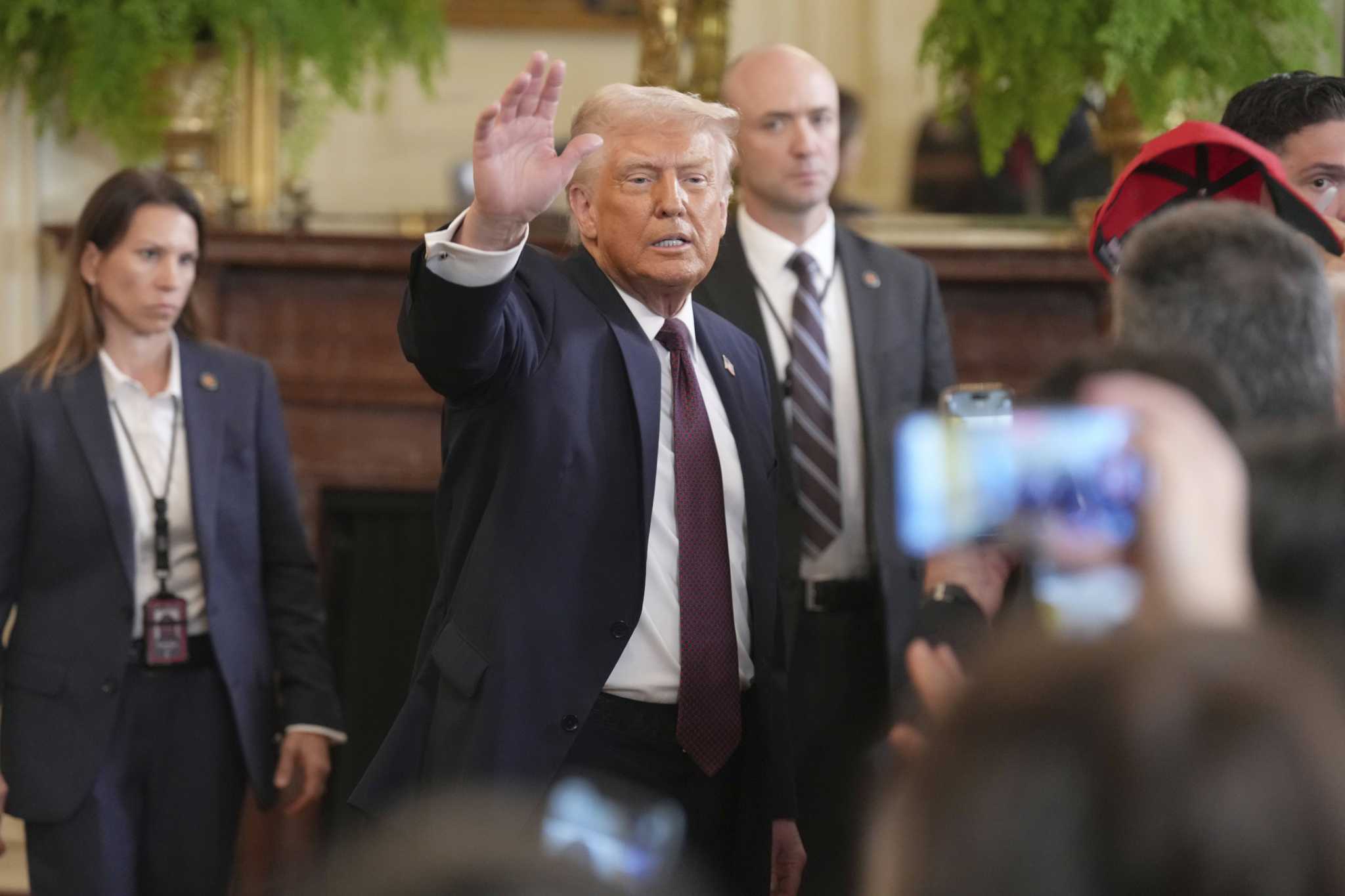 Has Trump created a ‘constitutional crisis’? This is what the experts say