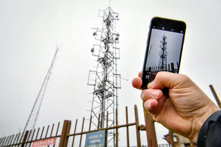 Smartphones to receive phone signals from space under Ofcom proposals