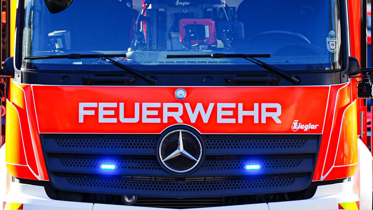 Verheerender Brand in Dresden: Mann springt aus dem Fenster