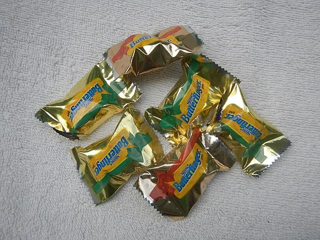 12 Discontinued Candy Bars That Should Make a Comeback