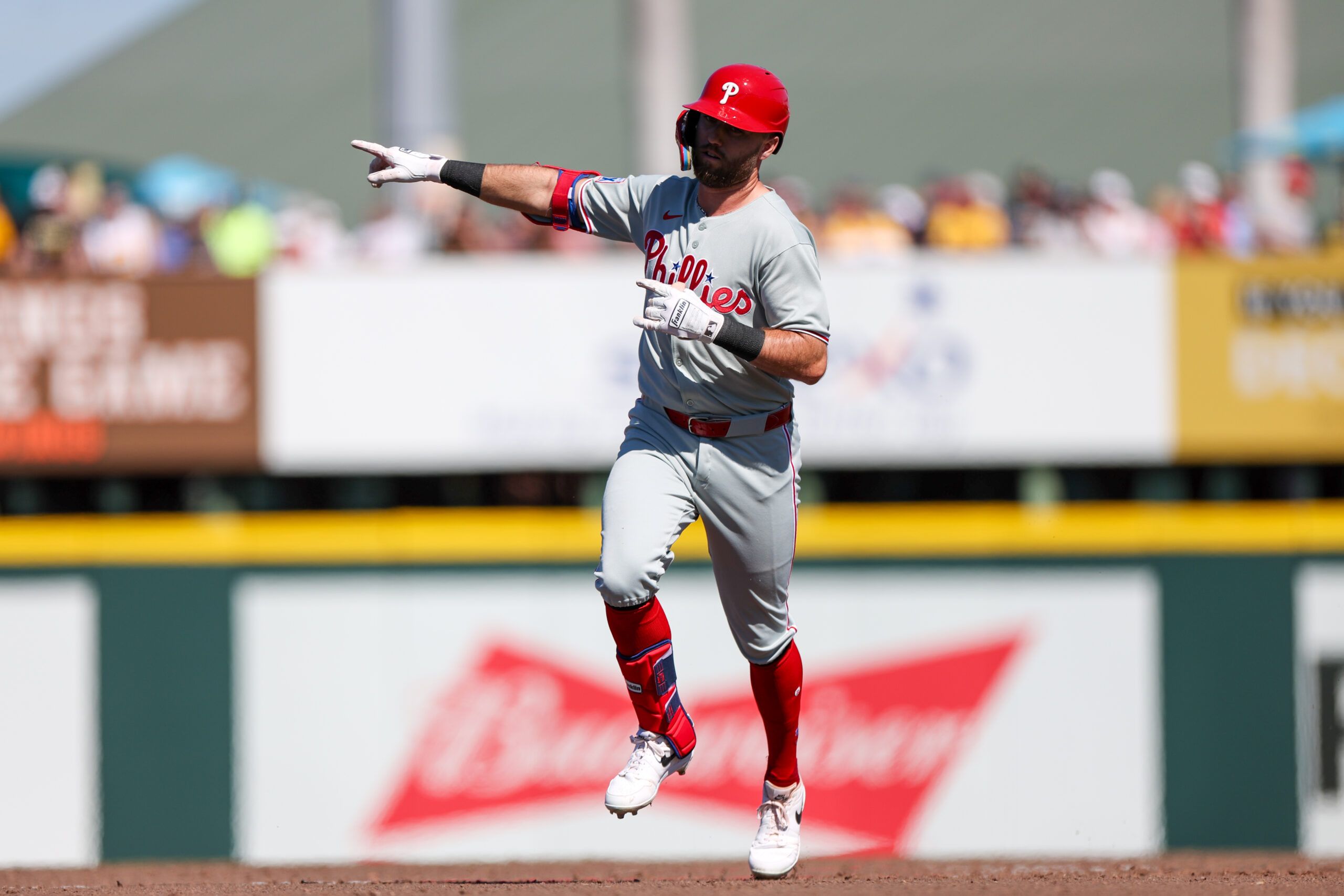 Phillies give utility infielder final roster spot for 2025 season