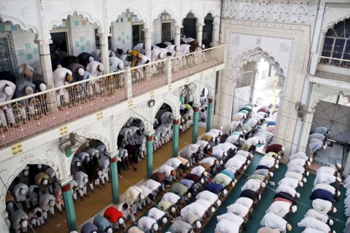 BJP to distribute 'Saugat-e-Modi' kits to 32 lakh poor Muslim families ...