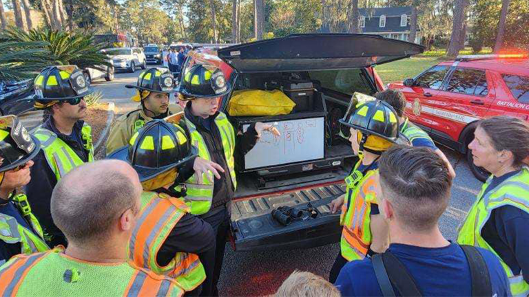 Homes evacuated in Savannah neighborhood after chlorine tank leak
