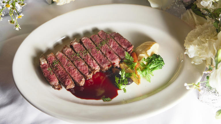 From The Menu To The Marbling, Here's How To Tell If You're Dining At A ...