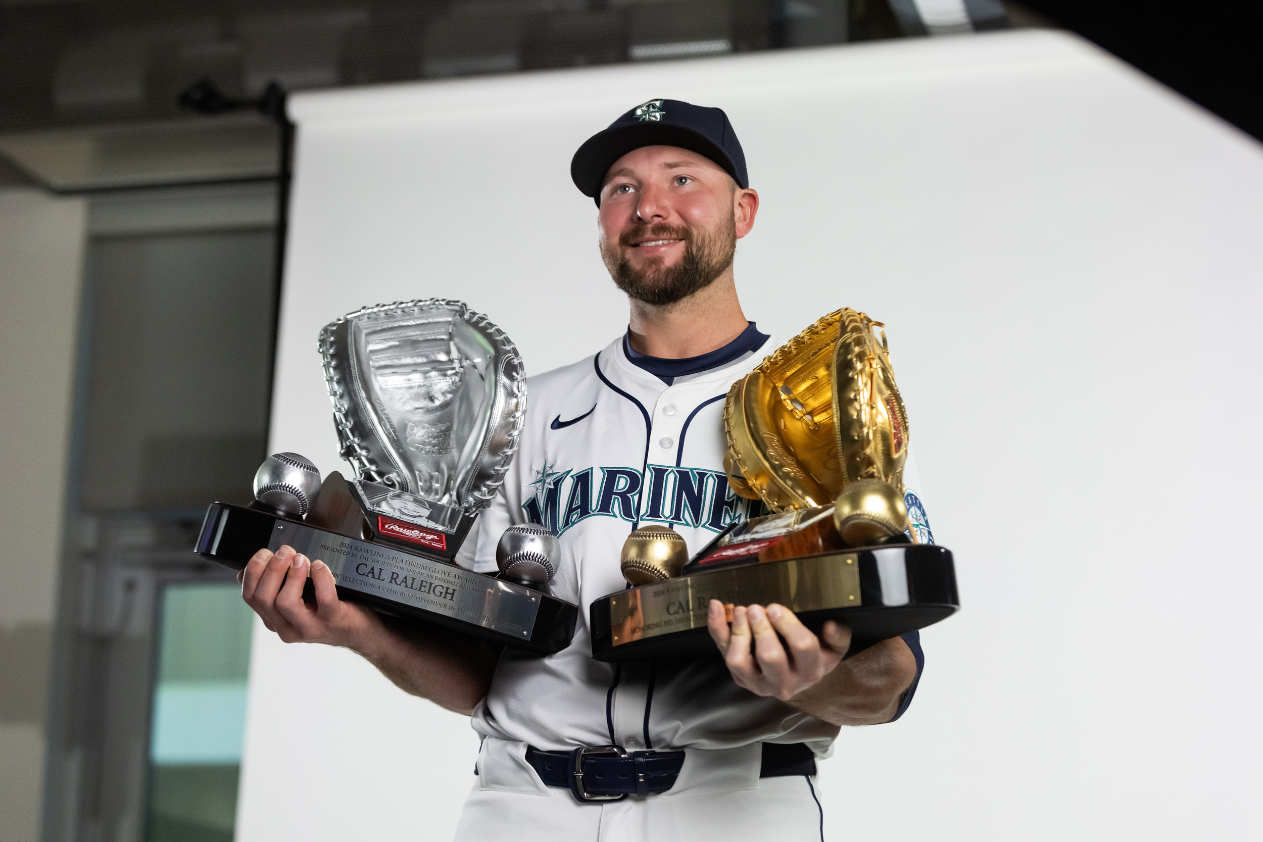 Mariners catcher gets $105 million contract extension