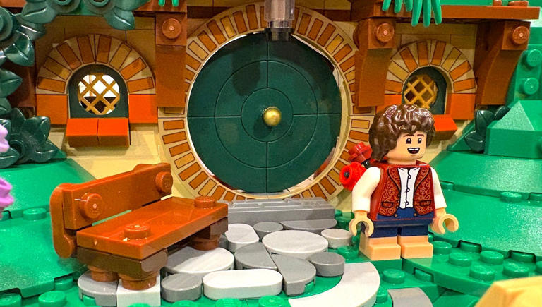 We Build LEGO The Lord of the Rings: The Shire, the Beginning of an ...