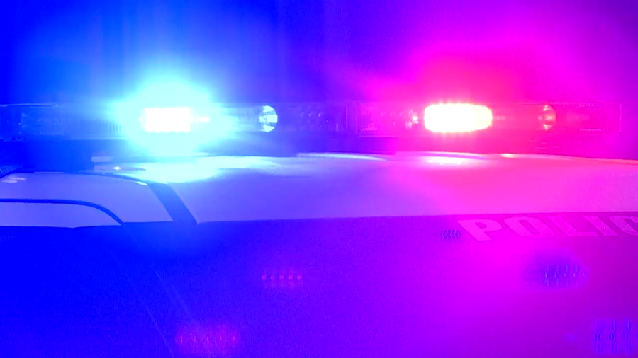 Center City store security guard fires gun at robber: police