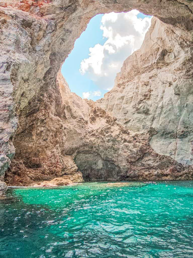 Your 4-Day Milos Itinerary for The Perfect Idyllic Greek Vacation