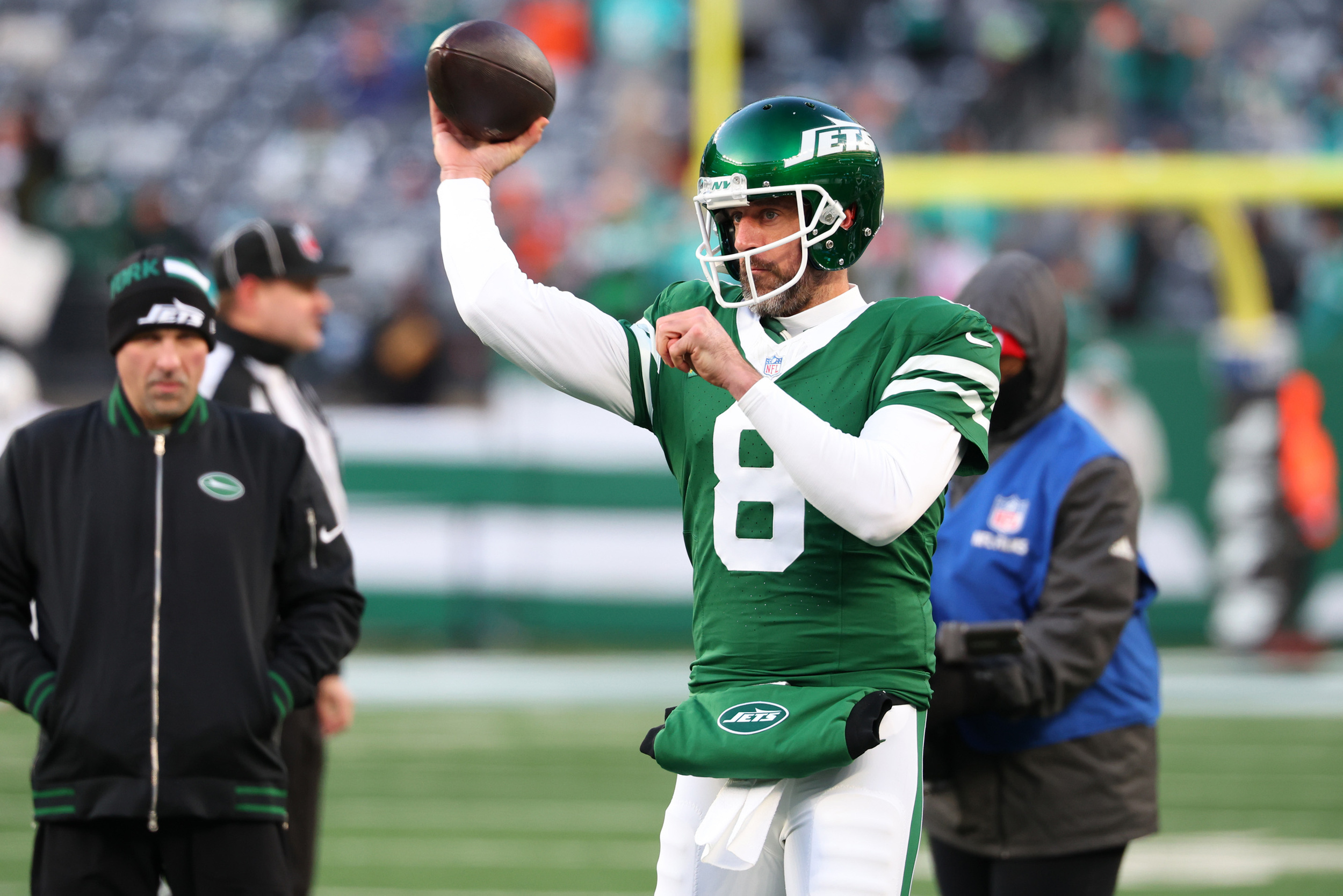 Steelers Fans Advised Not To Worry About Rushing Aaron Rodgers ...