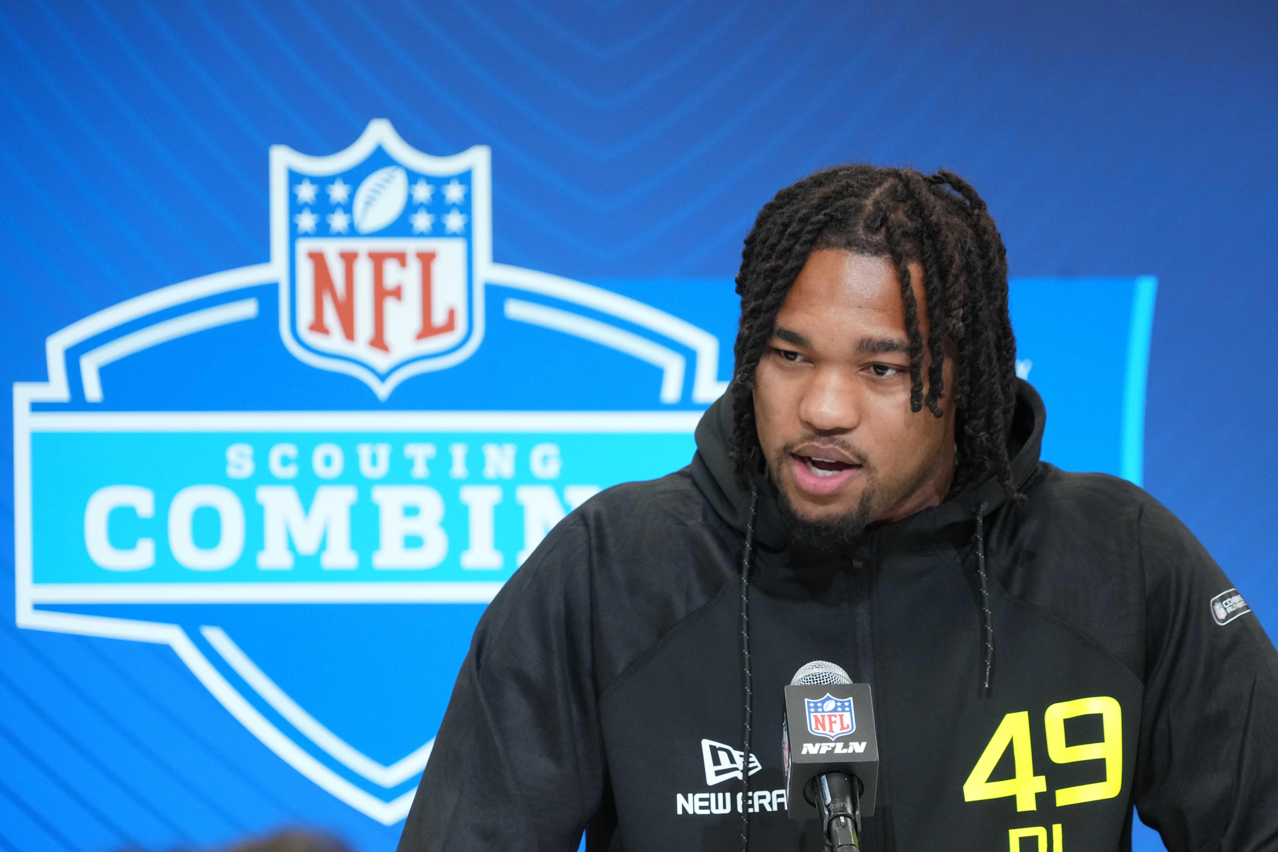 Falcons target pass rush in new 2025 NFL mock draft