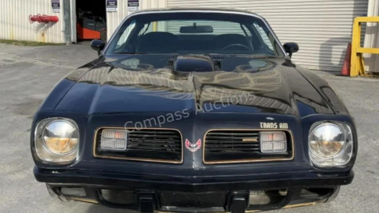 Classic Pontiac and Chevrolet Corvettes to Headline Compass Auctions