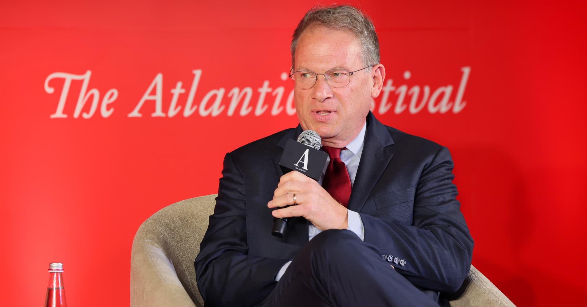 Trump defends advisor Mike Waltz for Signal texts to reporter about ...