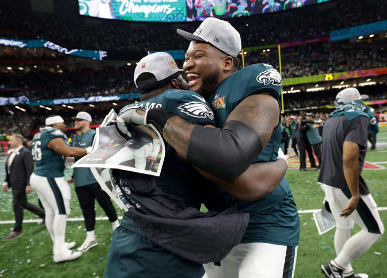 Eagles sign veteran OT on a one-year deal to join Super Bowl-winning offense