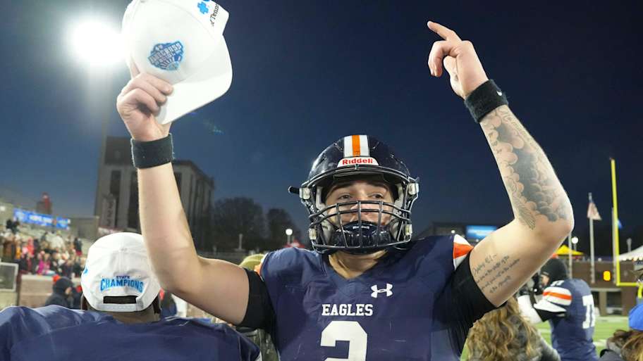 How does the pending commitment of top-rated QB Jared Curtis affect ...