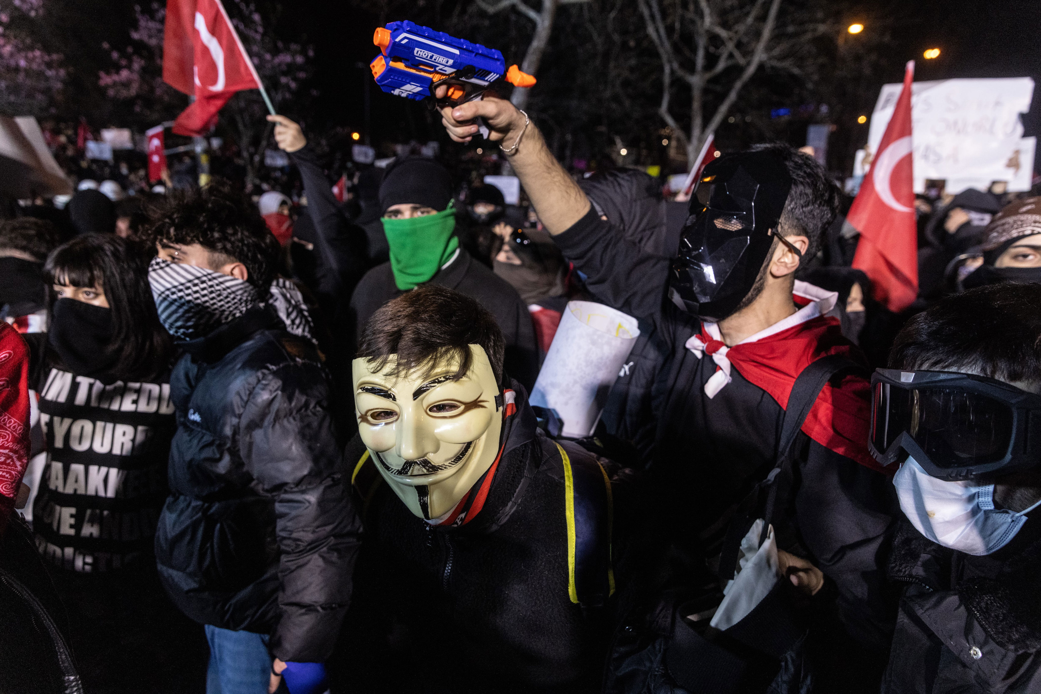 Hundreds to appear before Turkish judiciary over Ekrem Imamoglu protests